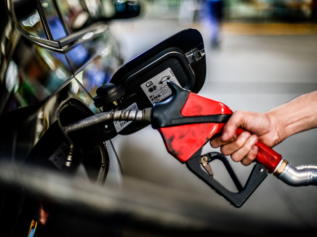 Gasolina chega a R$ 6,53 em Santa Catarina - SCTODODIA