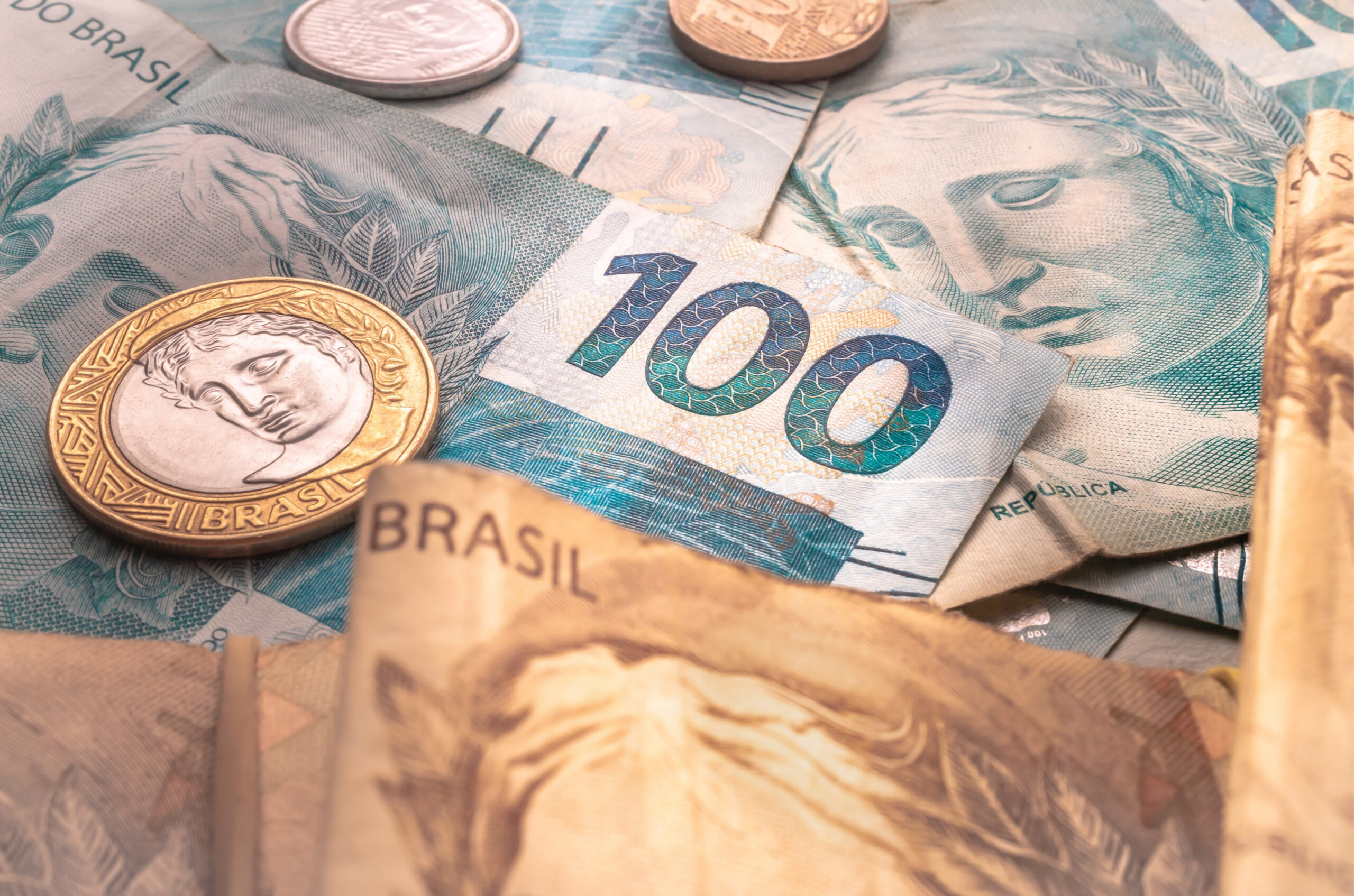 Renda per capita em SC atinge R$ 2.544, recorde histórico - SCTODODIA