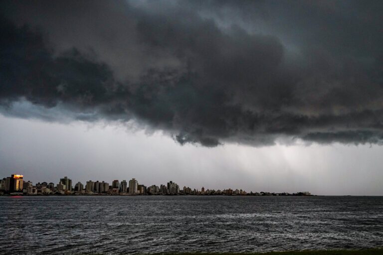 Chuva intensa volta a atingir SC e Defesa Civil faz alerta para o ...
