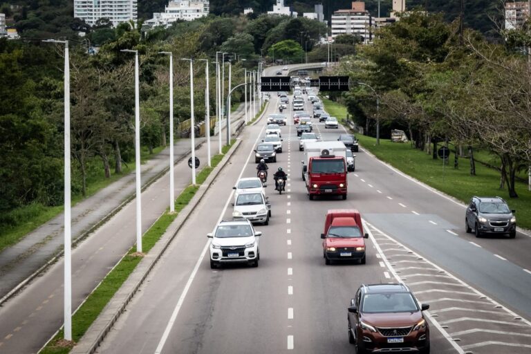 Florianópolis aprova 34 pontos para recarga de carros elétricos; veja ...